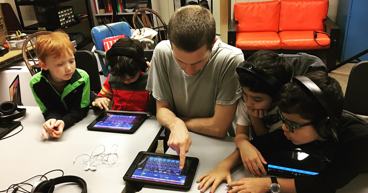 4 Ways Electronic Music Can Be Used in Music Education – Flypaper